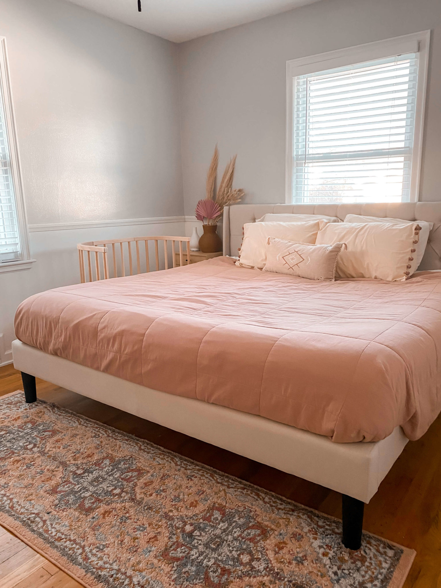 How to Safely Co-Sleep with a Newborn Baby (Fully Without Stress) - babybay