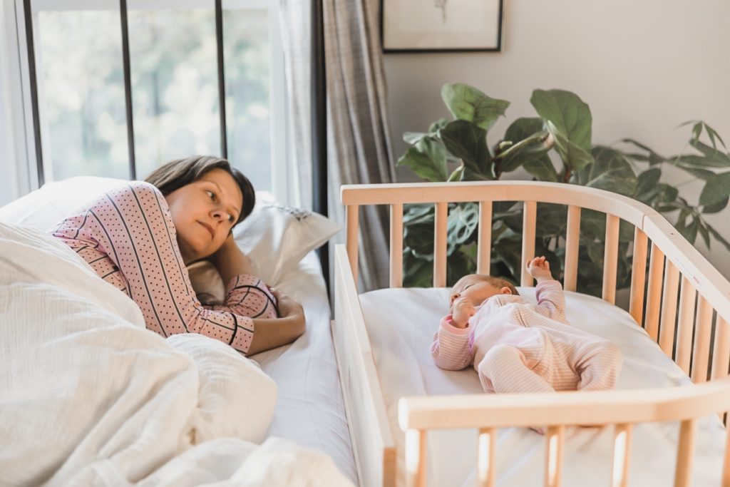 How to Safely Co-Sleep with a Newborn Baby (Fully Without Stress) - babybay