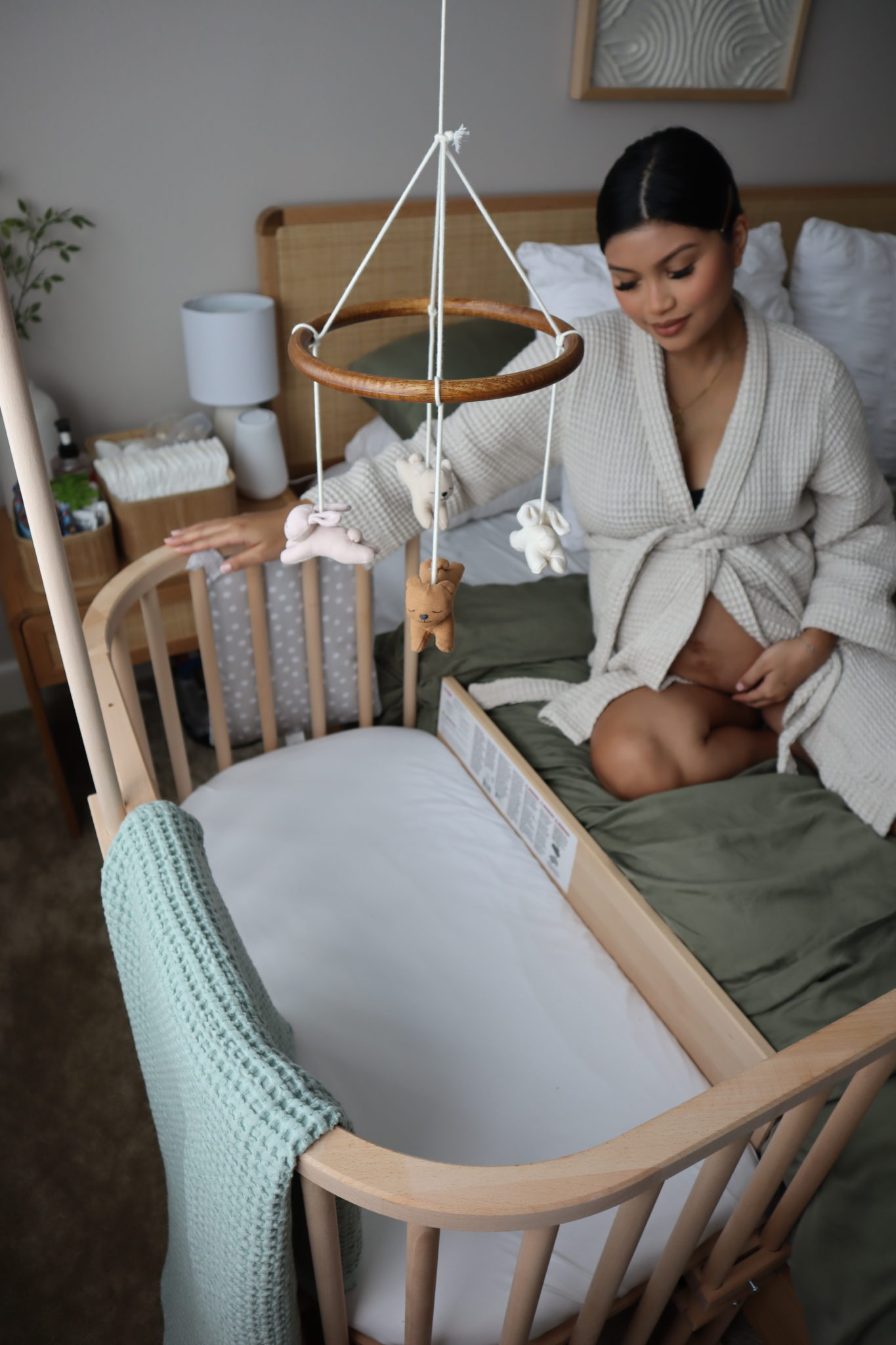 How To Safely Use a Co-Sleep Crib with a Tall Bed - babybay